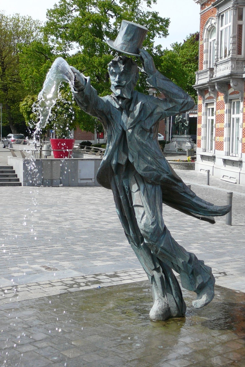 Statues Quo: Soignies