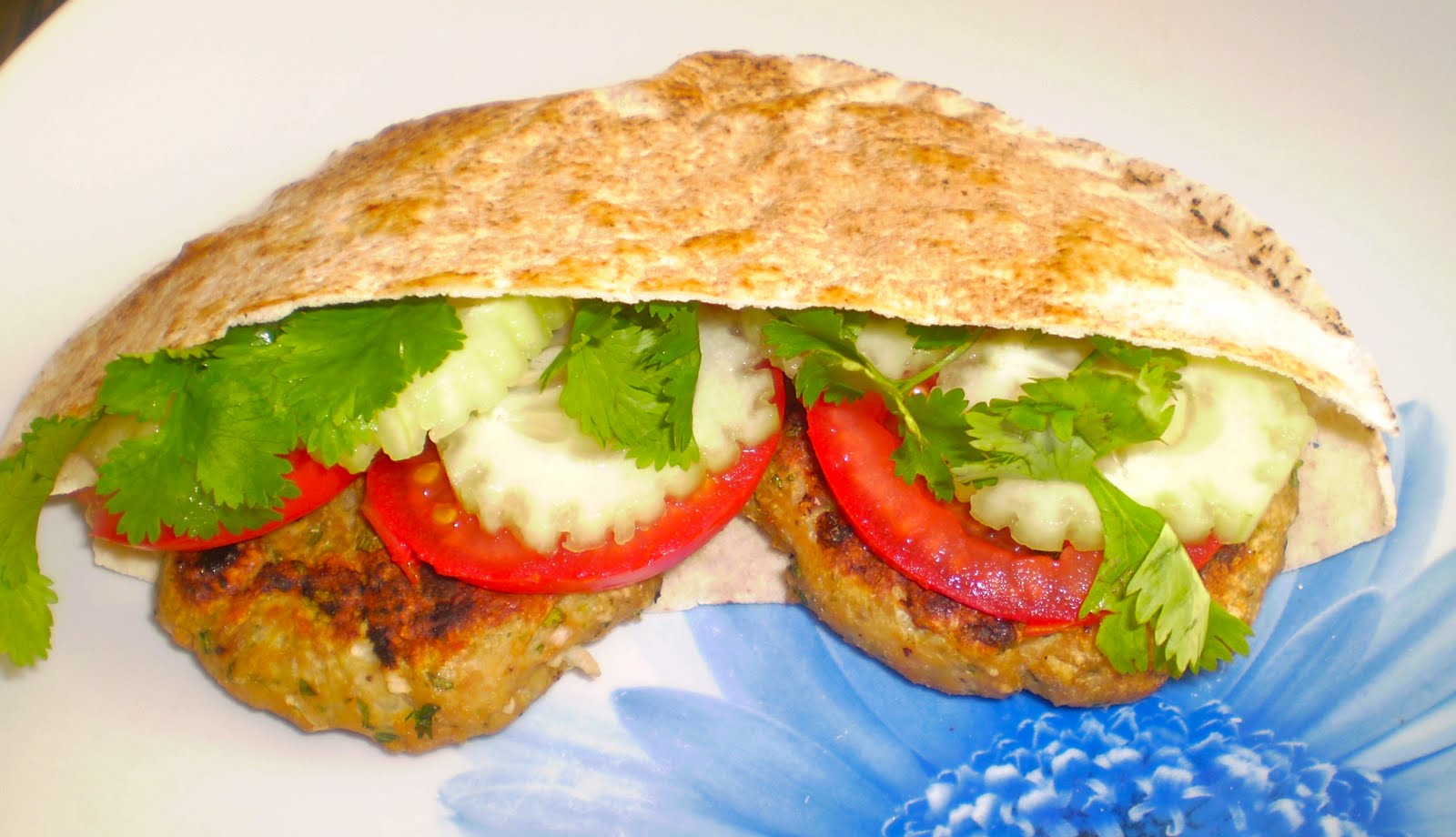 Sazón del corazón: Pan árabe relleno de pollo