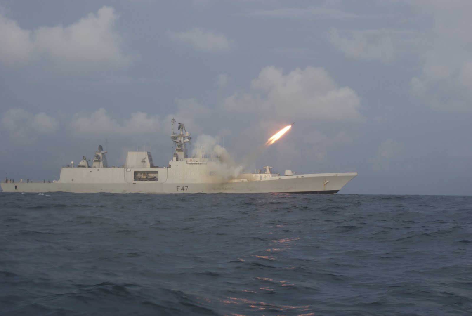 Asian Defence News: Indian Navy commissions INS Sahyadri multi-role ...
