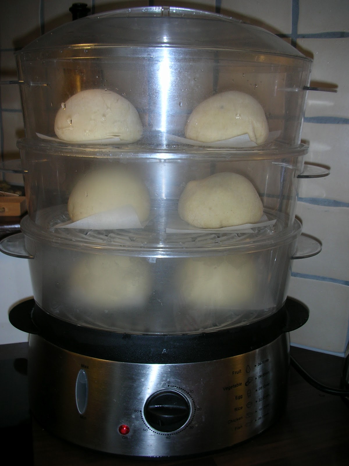 Mariche's kitchen: HOMEMADE Siopao