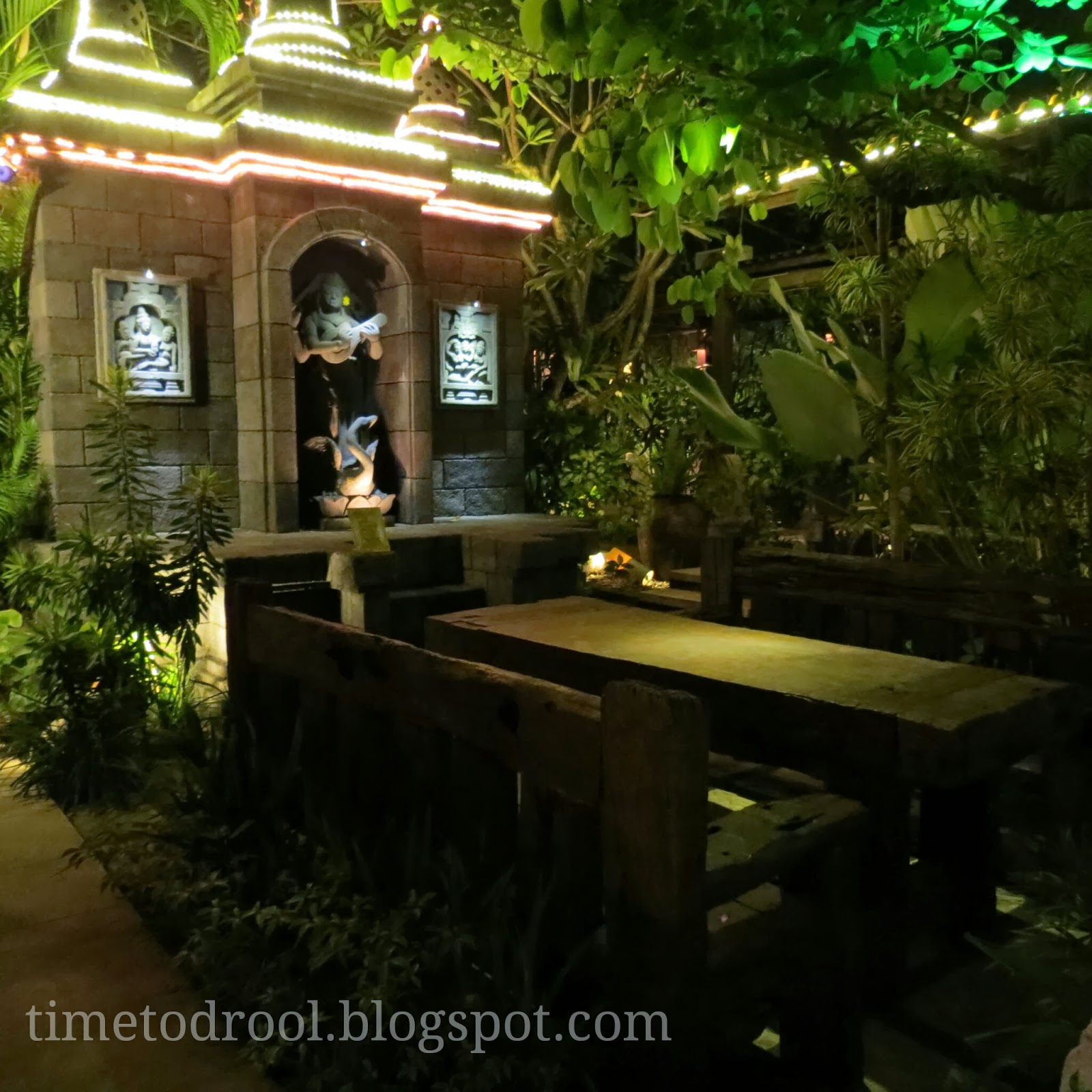 Surabaya Food Stalls & Restaurant: Kahyangan Art Resto (G-Walk)