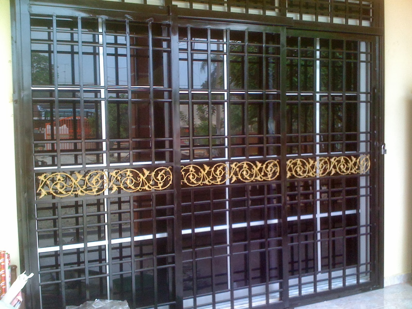 GRILL DAN PAGAR DI JOHOR: SLIDING DOOR