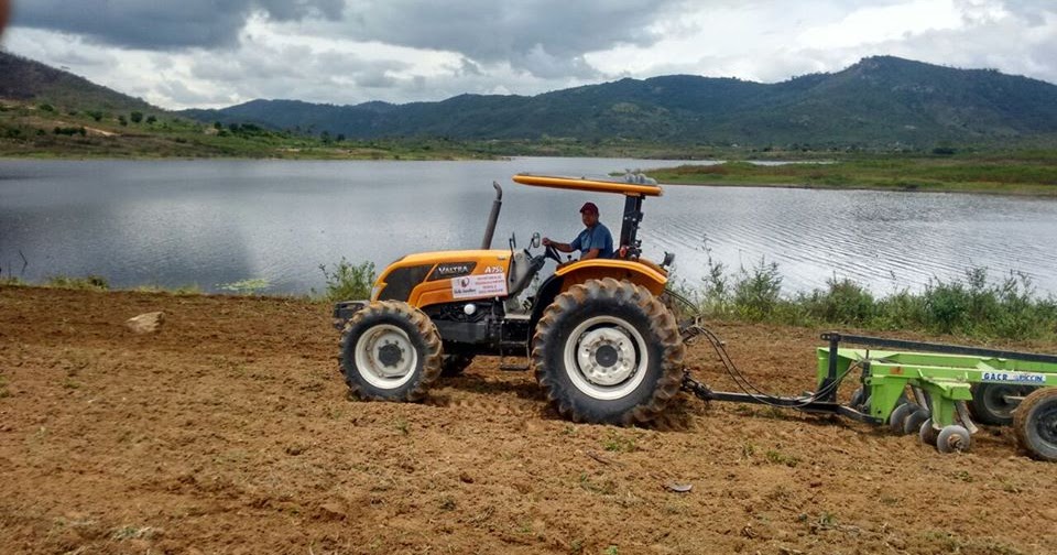 O agricultor pode solicitar a aração de terra gratuita na Secretaria de ...