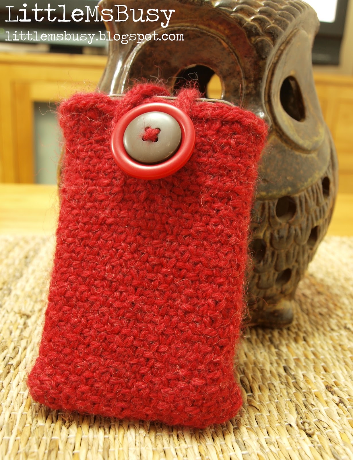 LittleMsBusy: Free Knitting Pattern iPhone Case in Linen Stitch