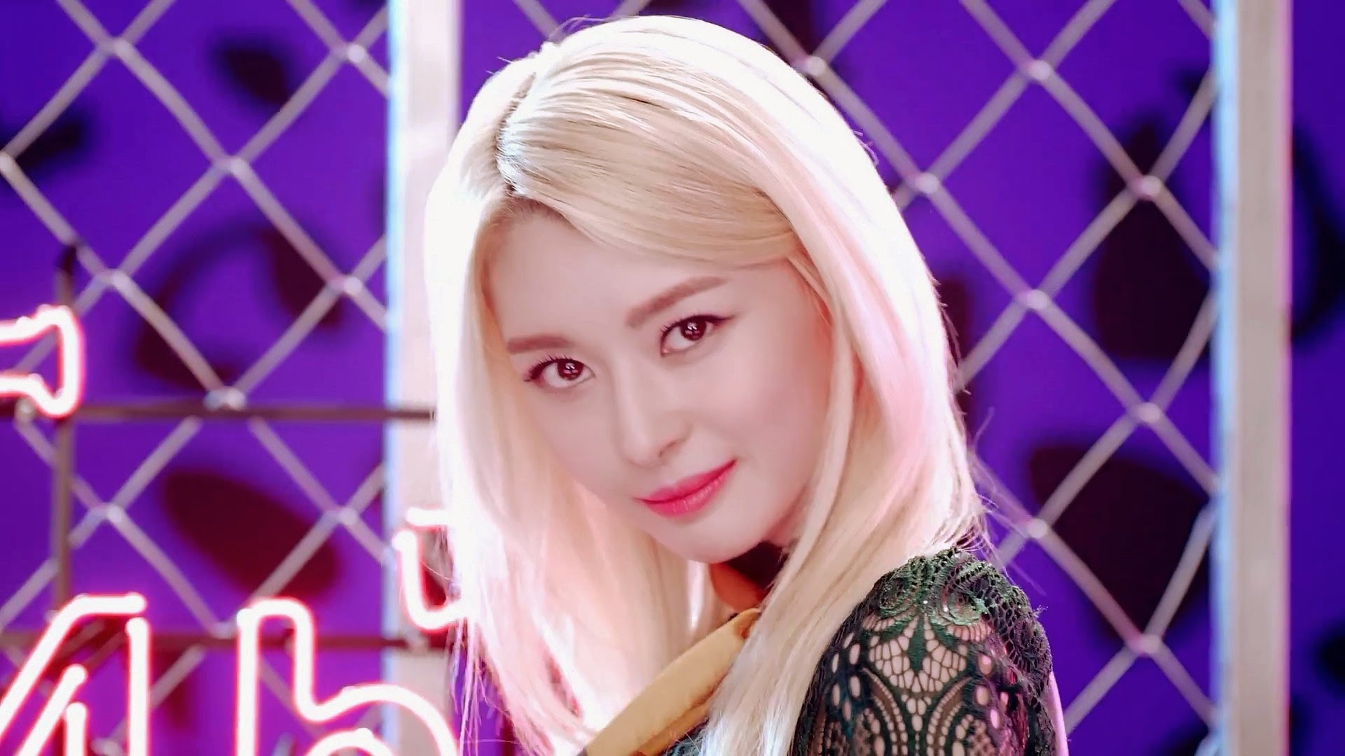 HelloVenus: StickySticky MV +who-is-who | I say myeolchi // k-pop in greek