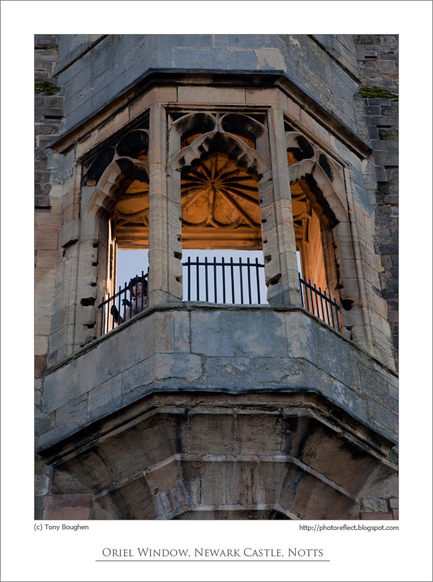 PhotoReflect: Oriel window, Newark Castle