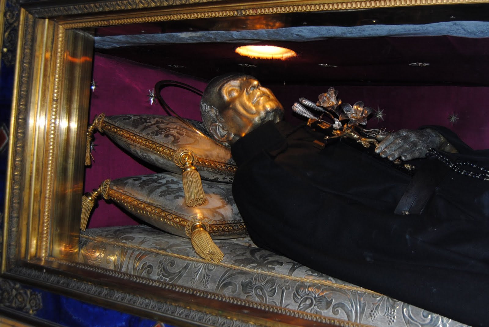 Orbis Catholicus Secundus: Incorrupt Body of St. Paul of the Cross