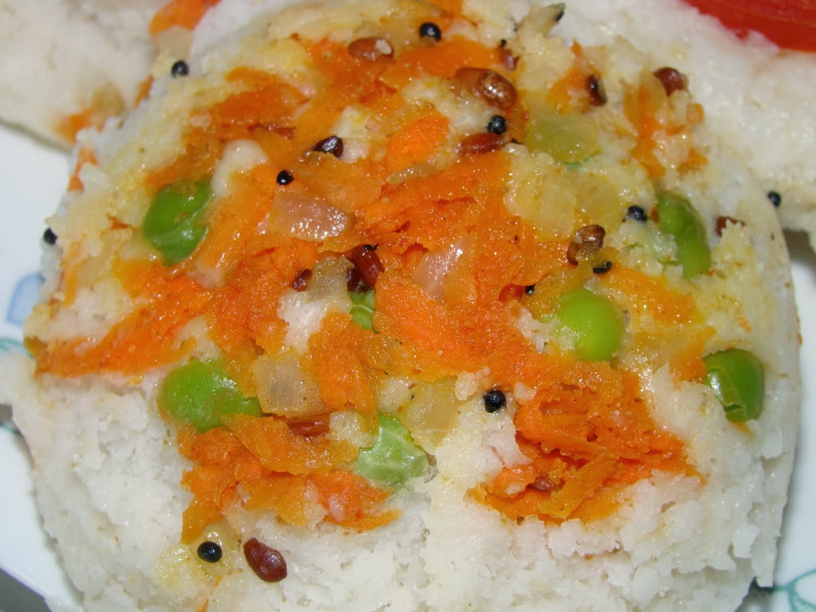 Spicy Hot Vegetable Idli - Idli mixed with Veggies - Healthy Tiffin ...