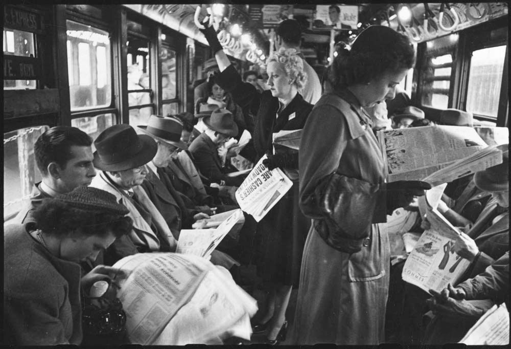 Vintage Photographs of People Reading Newspapers Before the Invention ...