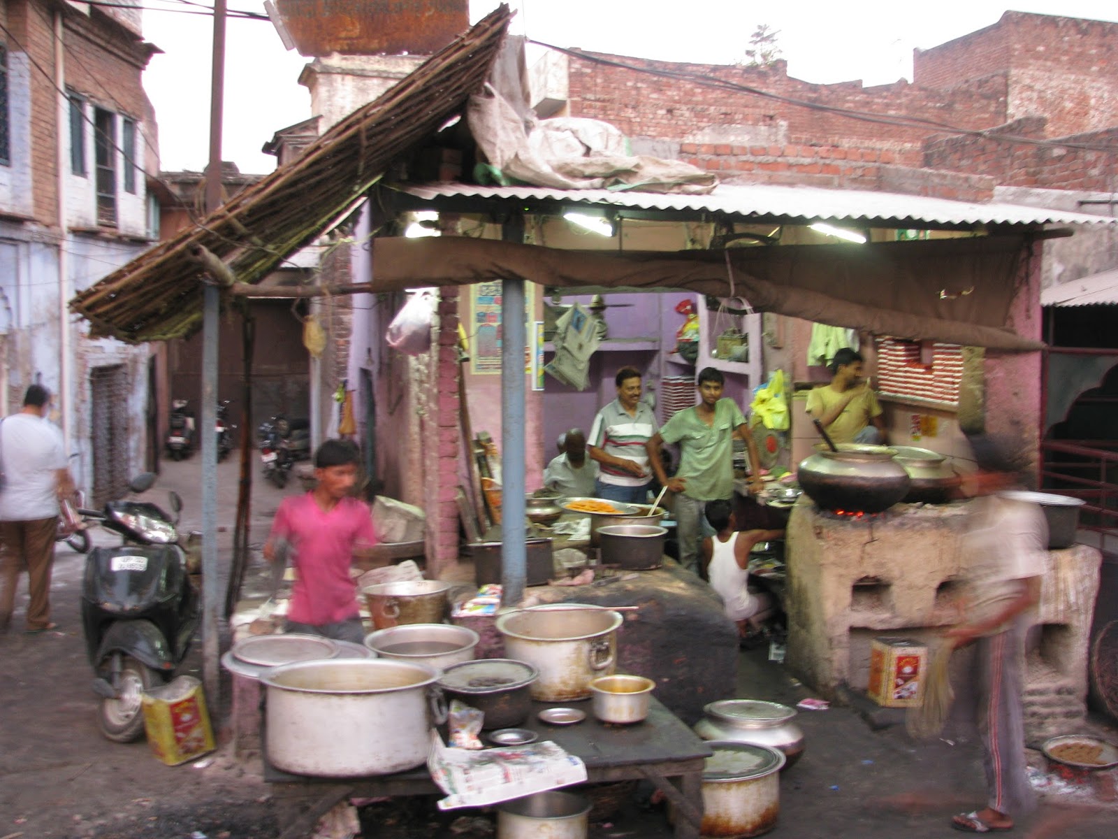 Bawarchi Tola- Food Lovers Market : Idrees Ki Biryani- Lucknow ...