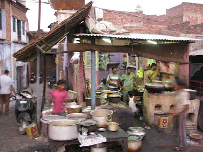 Bawarchi Tola- Food Lovers Market : Idrees Ki Biryani- Lucknow ...