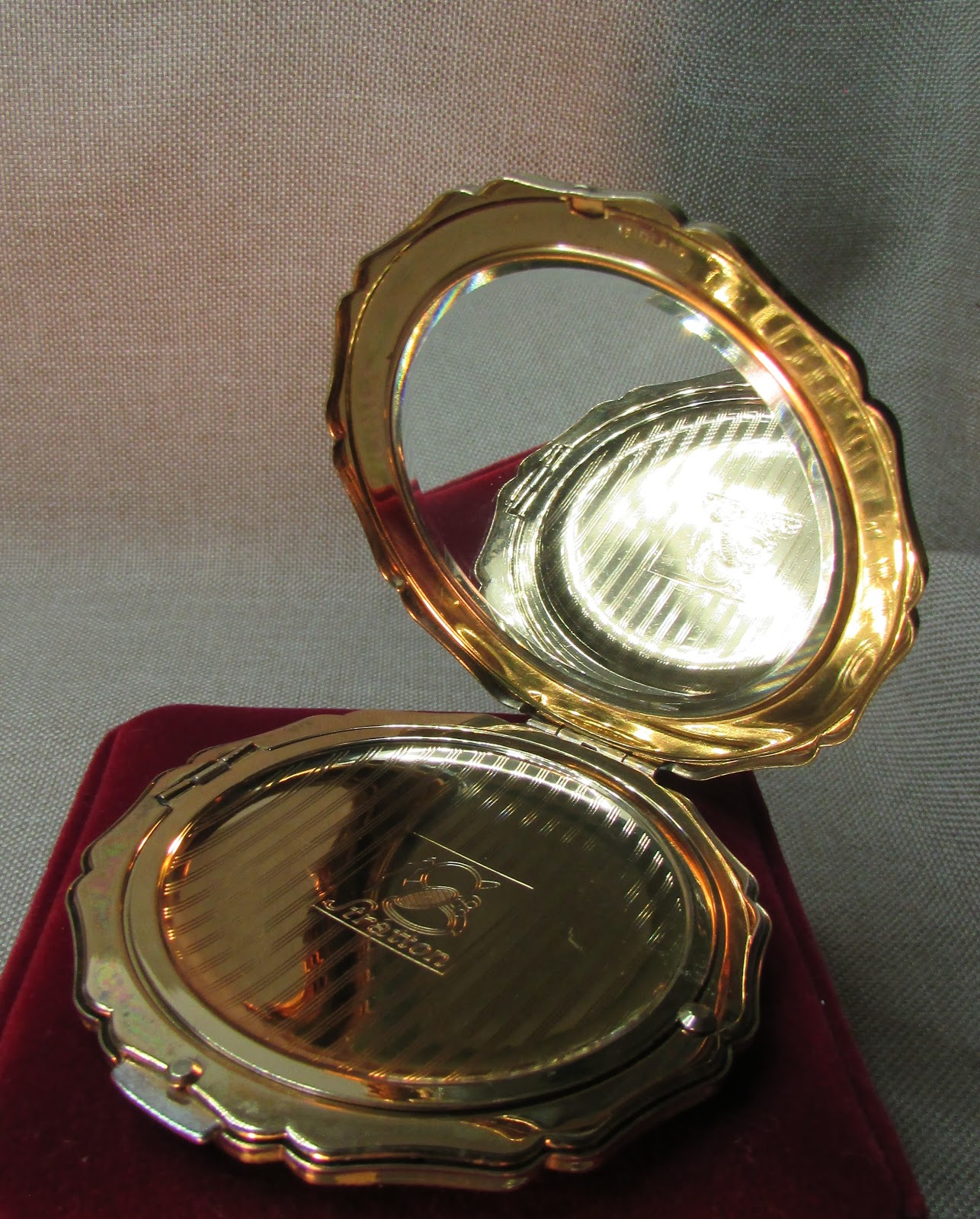 STRATTON BUTTERFLY COMPACTS