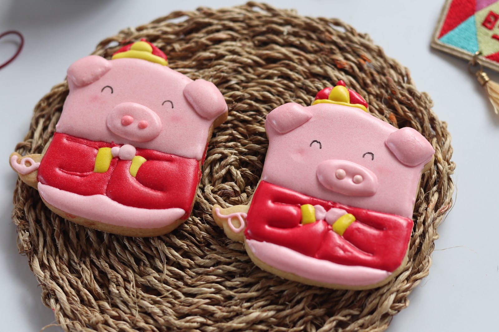 Tutorial #105: Piggy Cookies | The Idea King