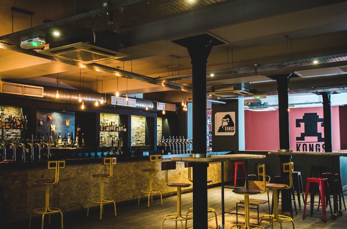 La Taberna de Grog: Retro Arcade Bars de Europa, cerveza, videojuegos ...