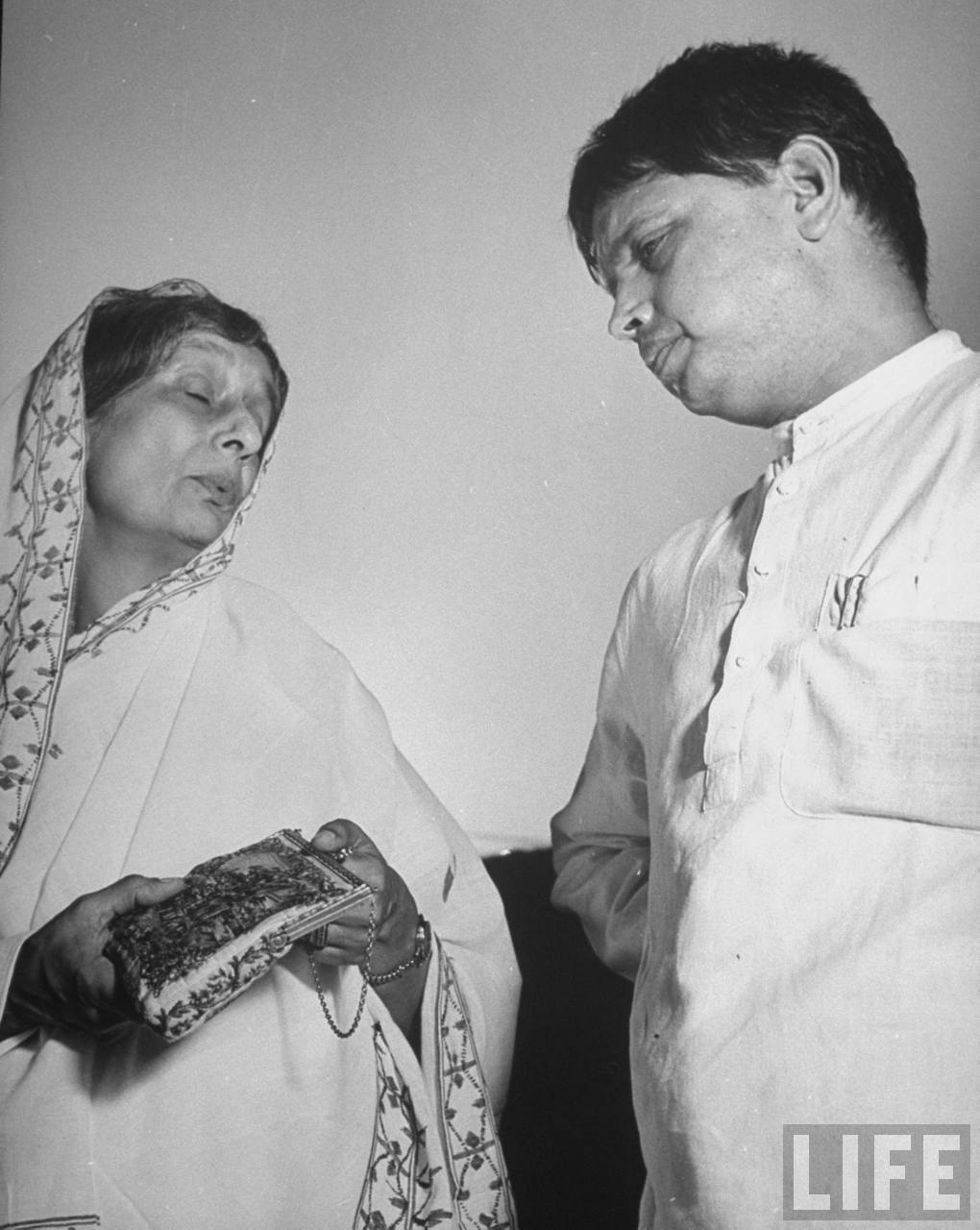 Four Generations Of Mahatma Gandhi Family Photos | Rare & Old Vintage ...