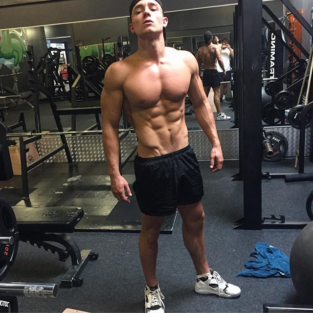 the beauty of male muscle: Jonas