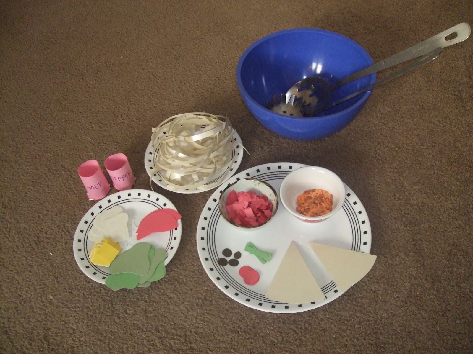 Modern Momcraft: Construction Paper Italian Dinner