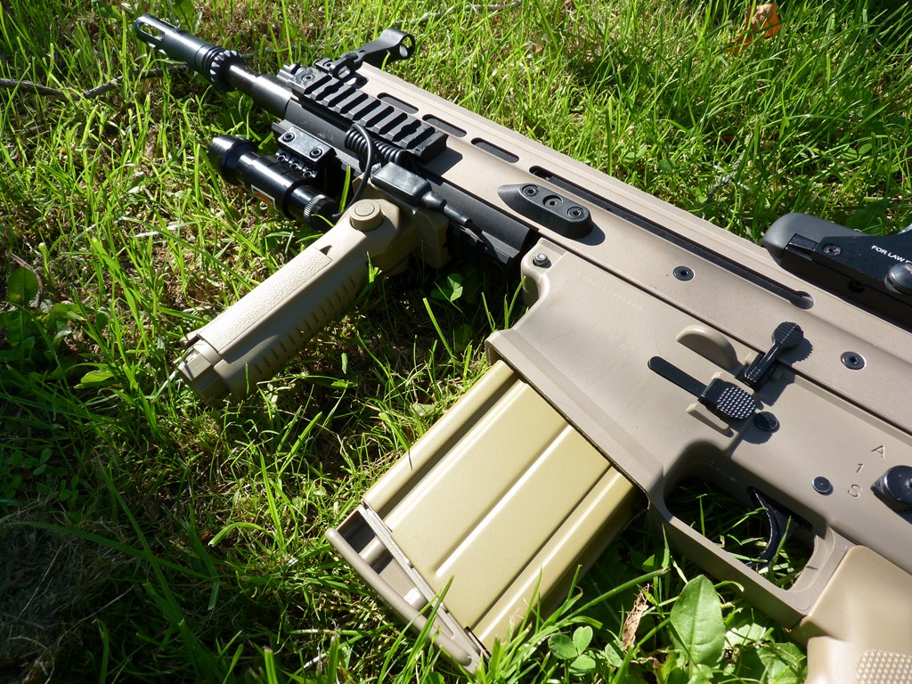 Airsoft -Trucs et astuces: Photos Custom Scar-H de chez Dboy