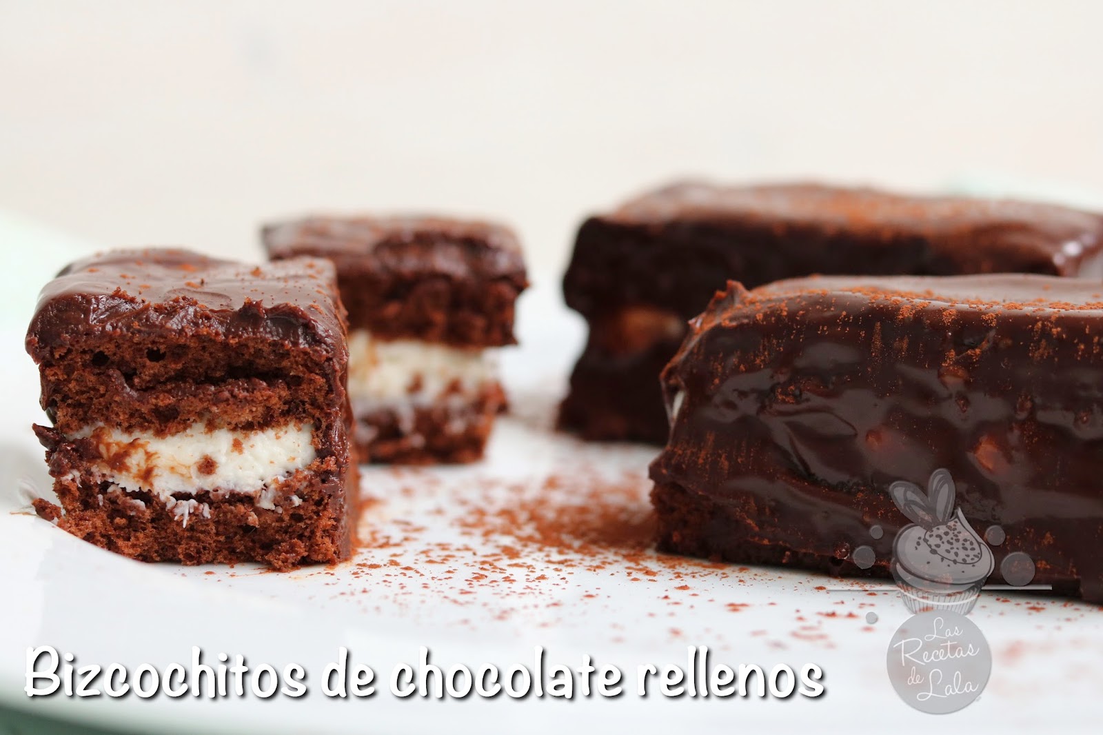 Las Recetas de Lala: Bizchochitos de chocolate rellenos.