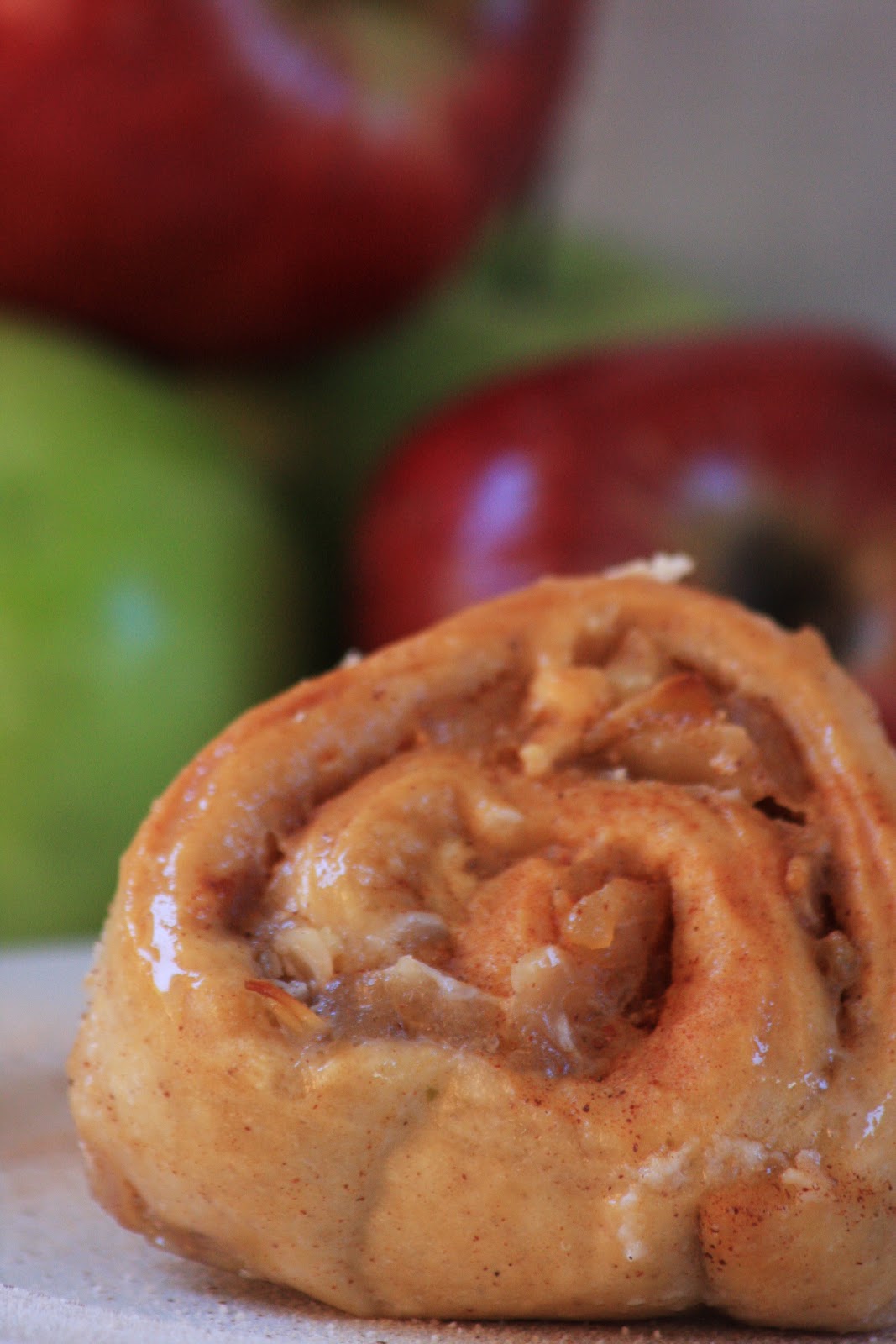 Cravo e Canela: Bread Baking Day #53 - Caracóis de Maçã, Amêndoa e ...