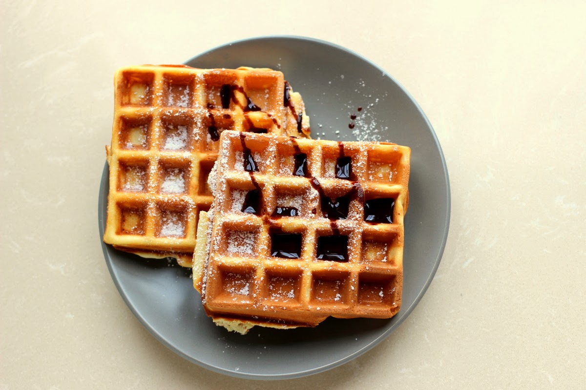 Winnie's Kitchen Works : Vitantonio Plain Waffle