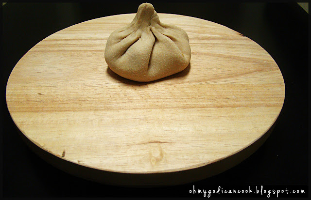 Laavy's Kitchen - A food blog by Laavy: Stuffed potato roti / Aloo ...