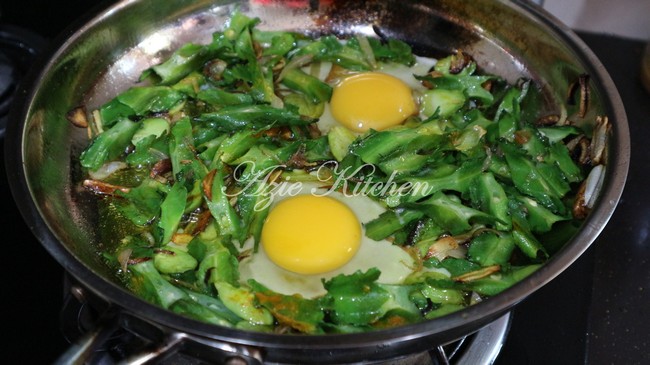 Kacang Botol Goreng Dengan Petai Dan Telur Yang Tersangat Sedap - Azie ...