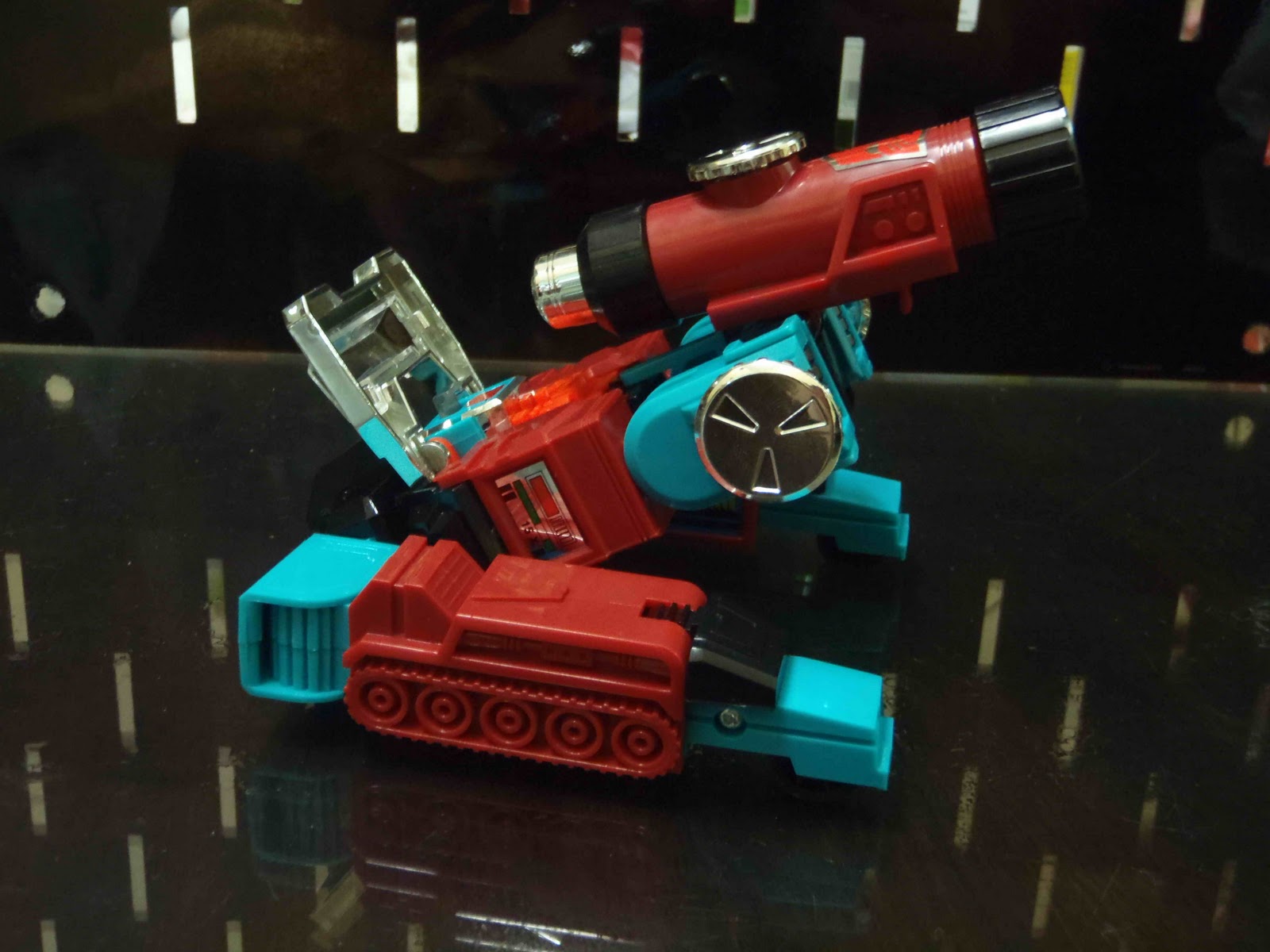 New Planet Cybertron: Transformers Review – G1 Perceptor (Universe ...