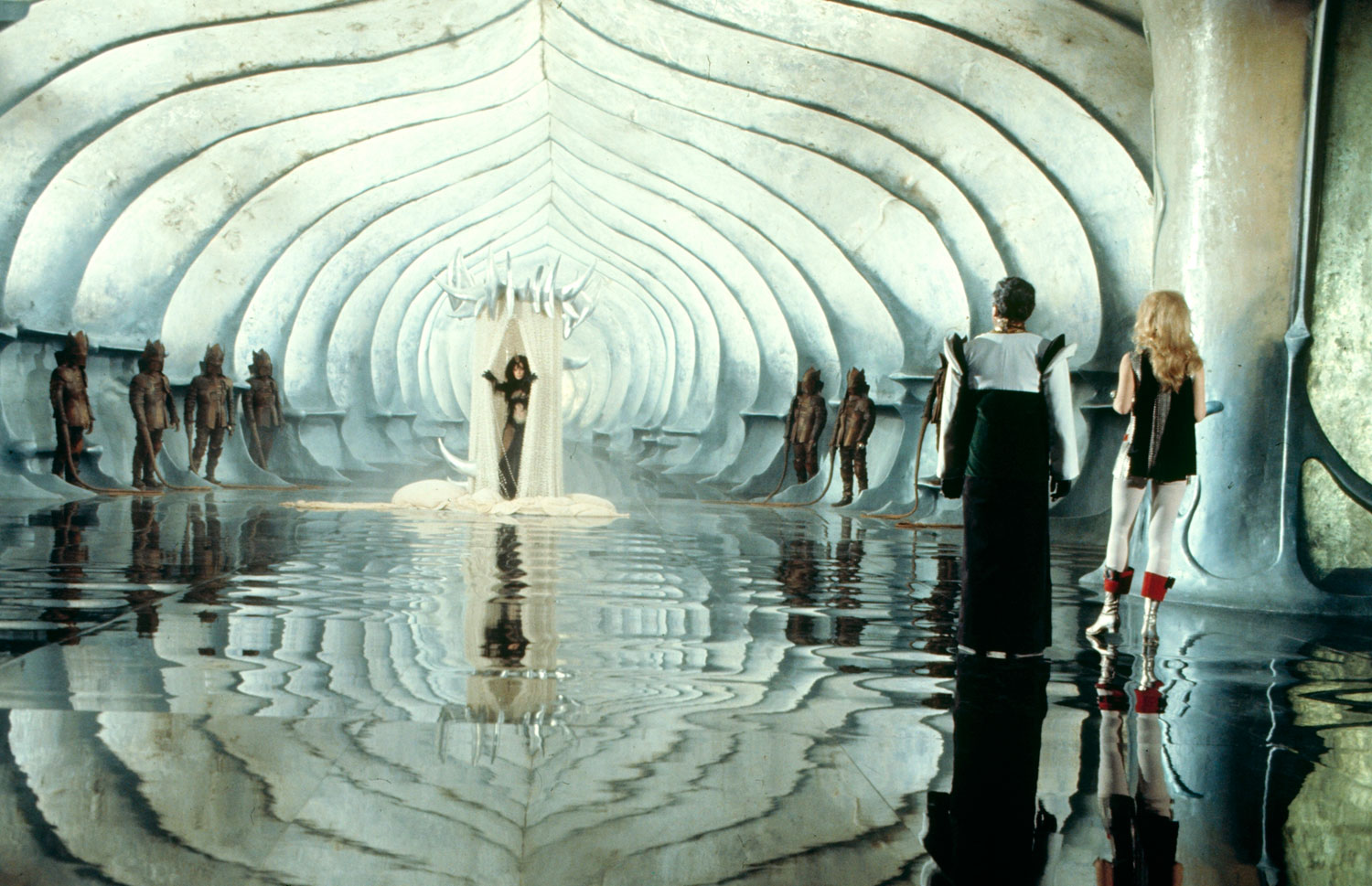 Amazing Behind the Scenes Photos of Jane Fonda on the Set of 1968’s Sci ...