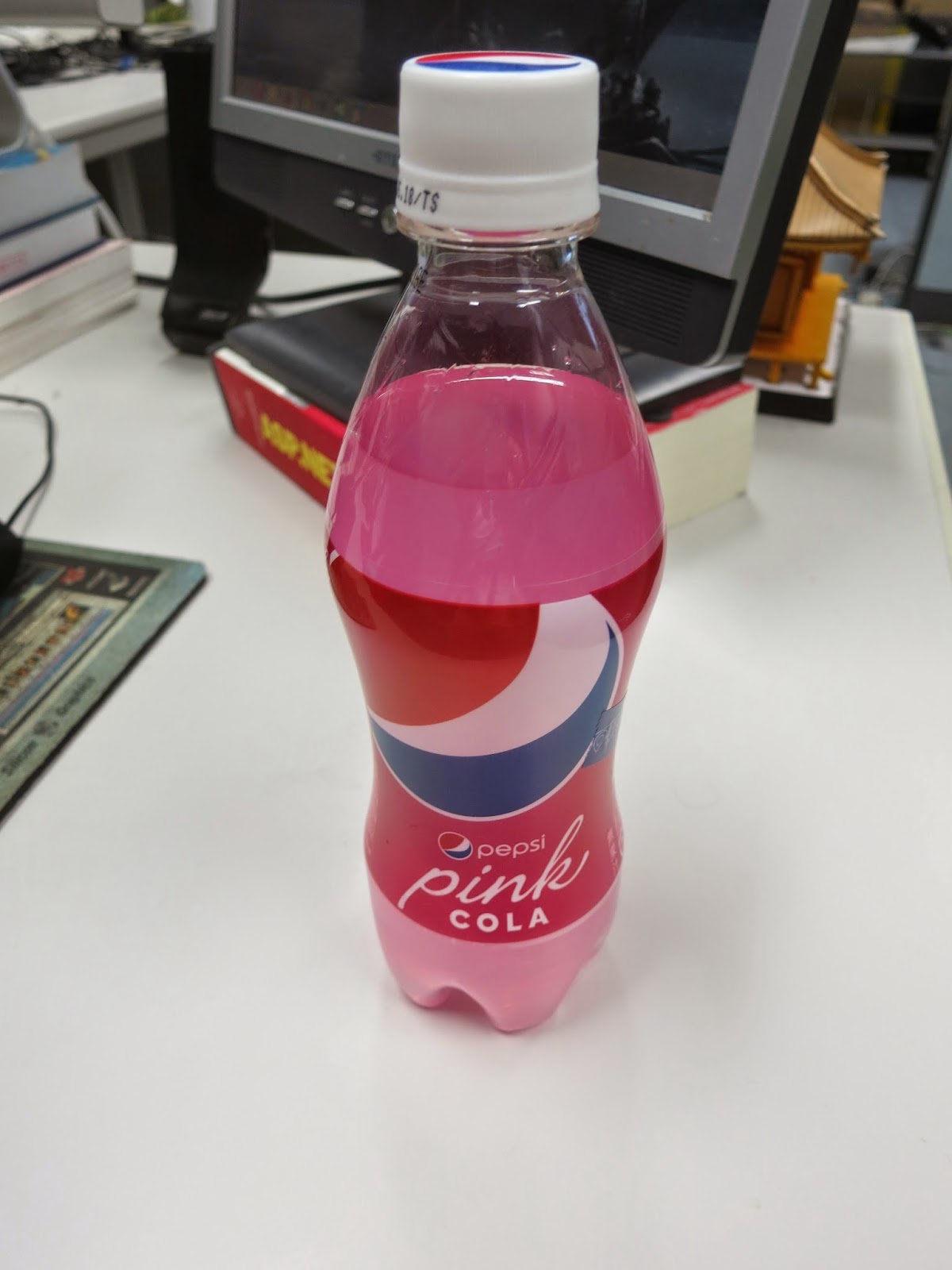 The not so extraordinary life of Jonas in Sapporo: Pepsi Pink Cola ...