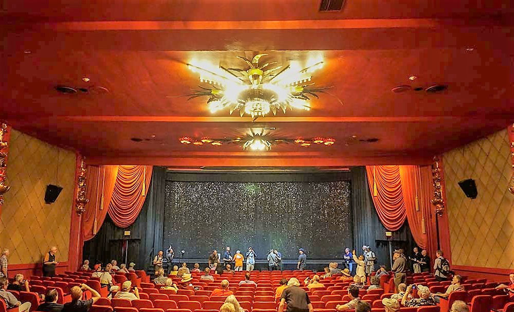 Los Angeles Theatres: Fine Arts Theatre