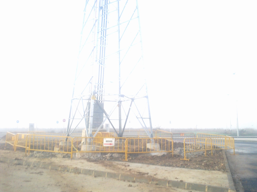 HIERROS FERROVAL: Cerramientos para torres electricas, Hierros Ferroval.