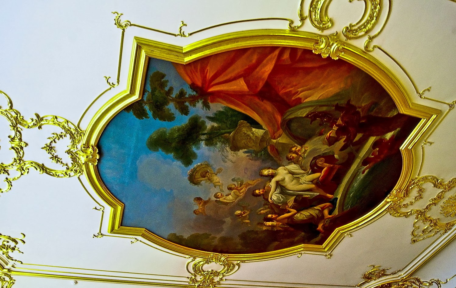 loveisspeed.......: The Catherine Palace is a Rococo palace located in ...