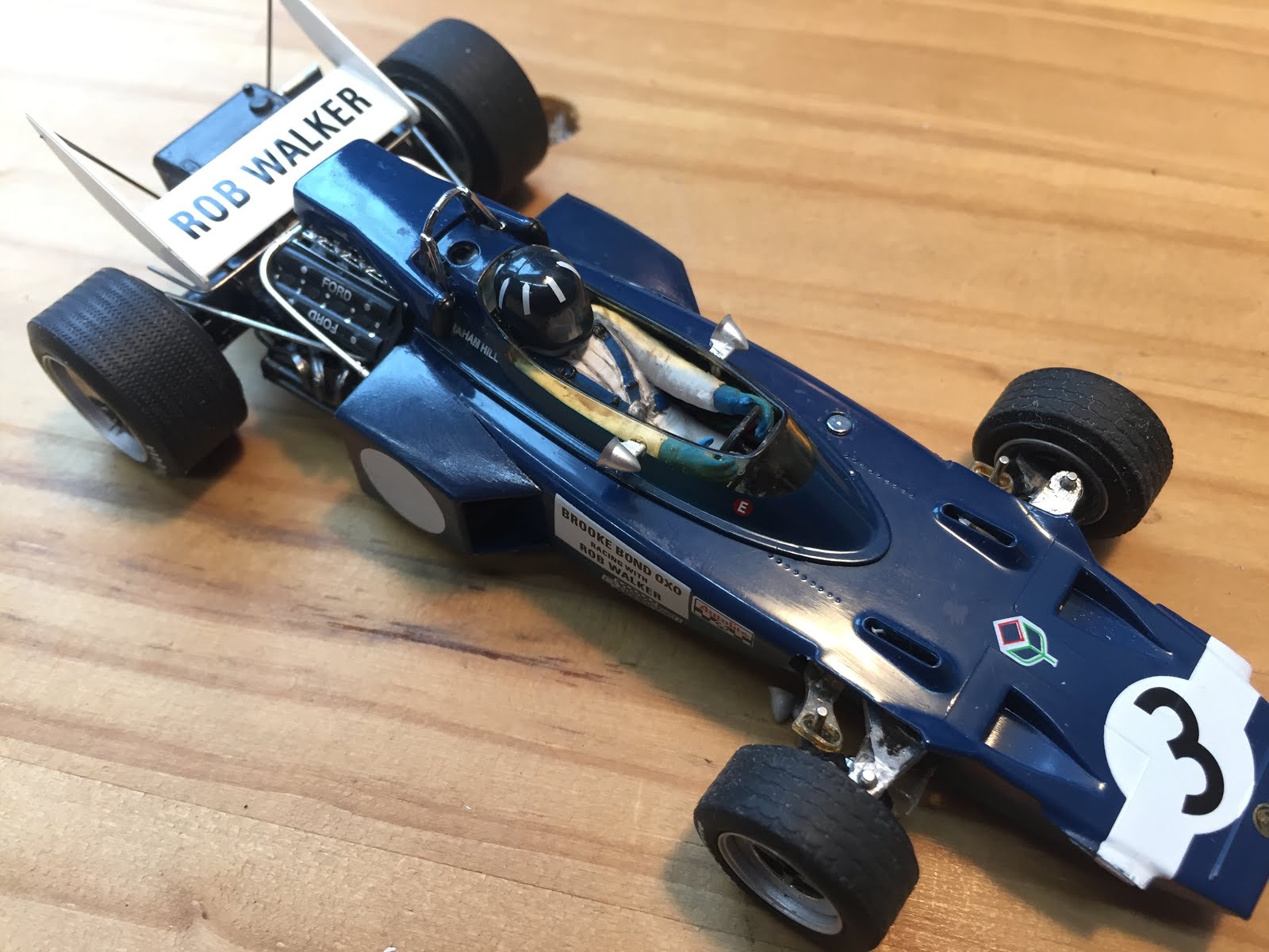 tokiNano -Custom dNano blog-: Rob Walker Team Lotus 72C 1970 その14 ドライバー載せ替え