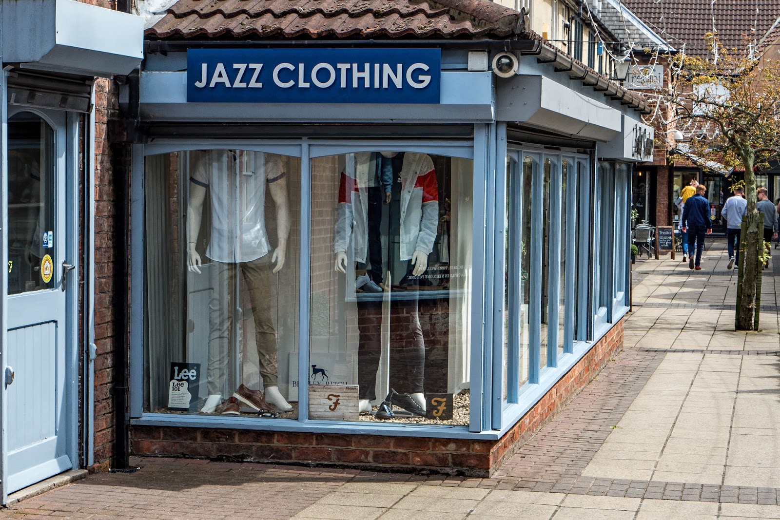 Lincolnshire Cam: Abbeygate Shops in Grimsby.