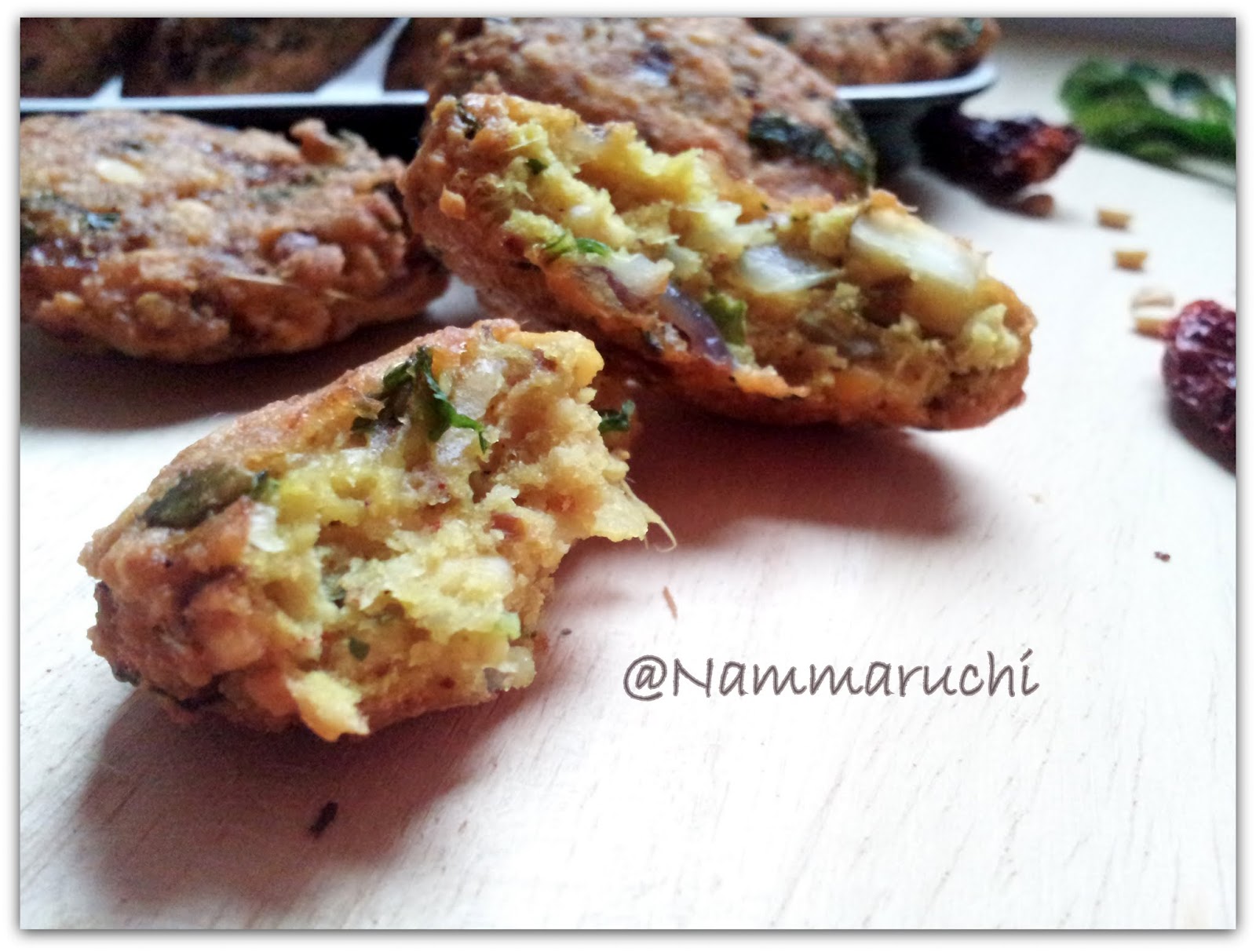 Namma Saviruchi: Ambode / Masala Vade With Sapsige Soppu/Channa dal ...