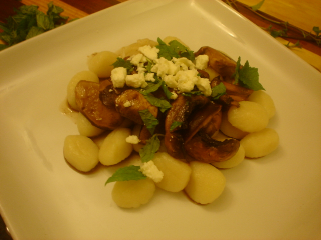 anymonkeycan: MUSHROOM GNOCCHI MARSALA WITH MINT & WALNUTS (a 2-3 ...