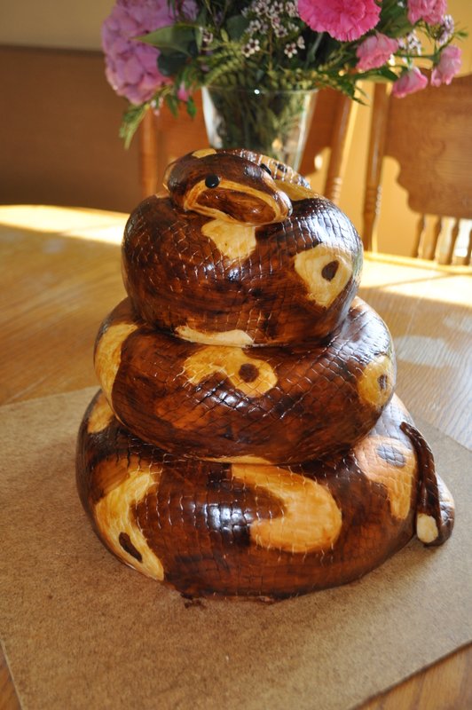 PEACH OF CAKE: Snake Cake