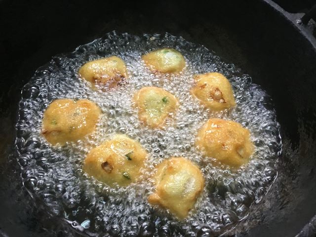 Kara Vadai | Pattani Paruppu (Yellow Split Peas) Bonda