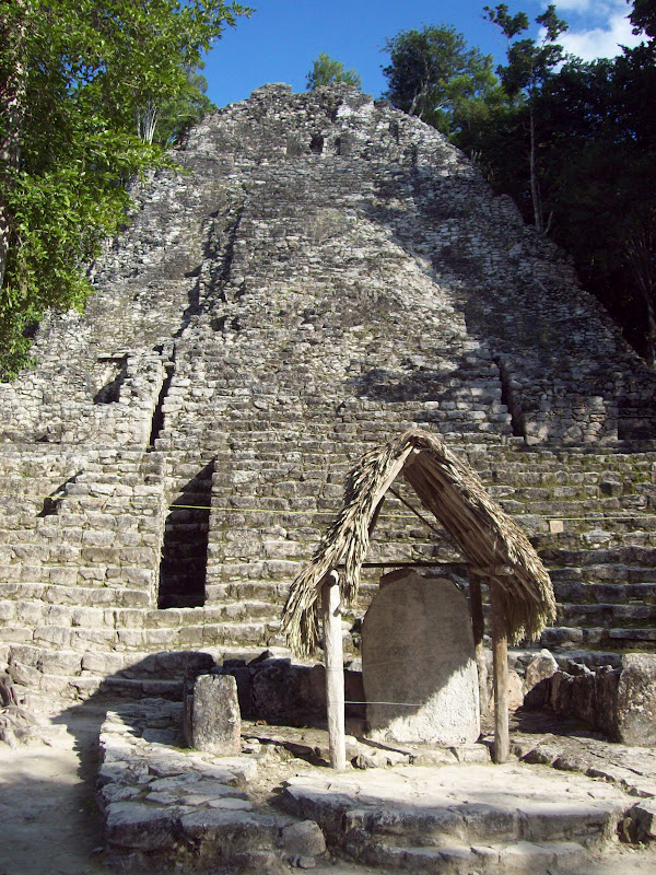 Literatura y Mundo Maya: Travel to the Maya World / Canadian Museum of ...