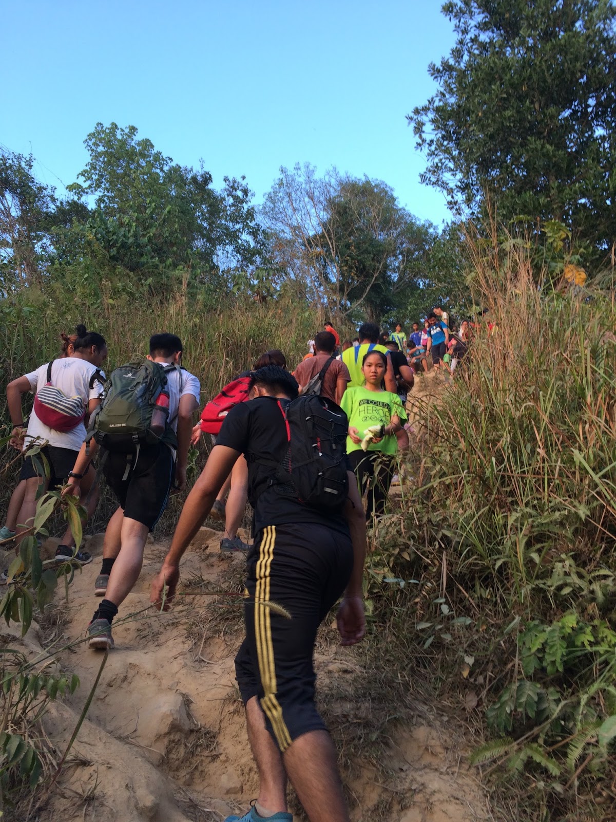 [izzra_travelog]: #HIKING @ BUKIT PERAHU, TAMPARULI