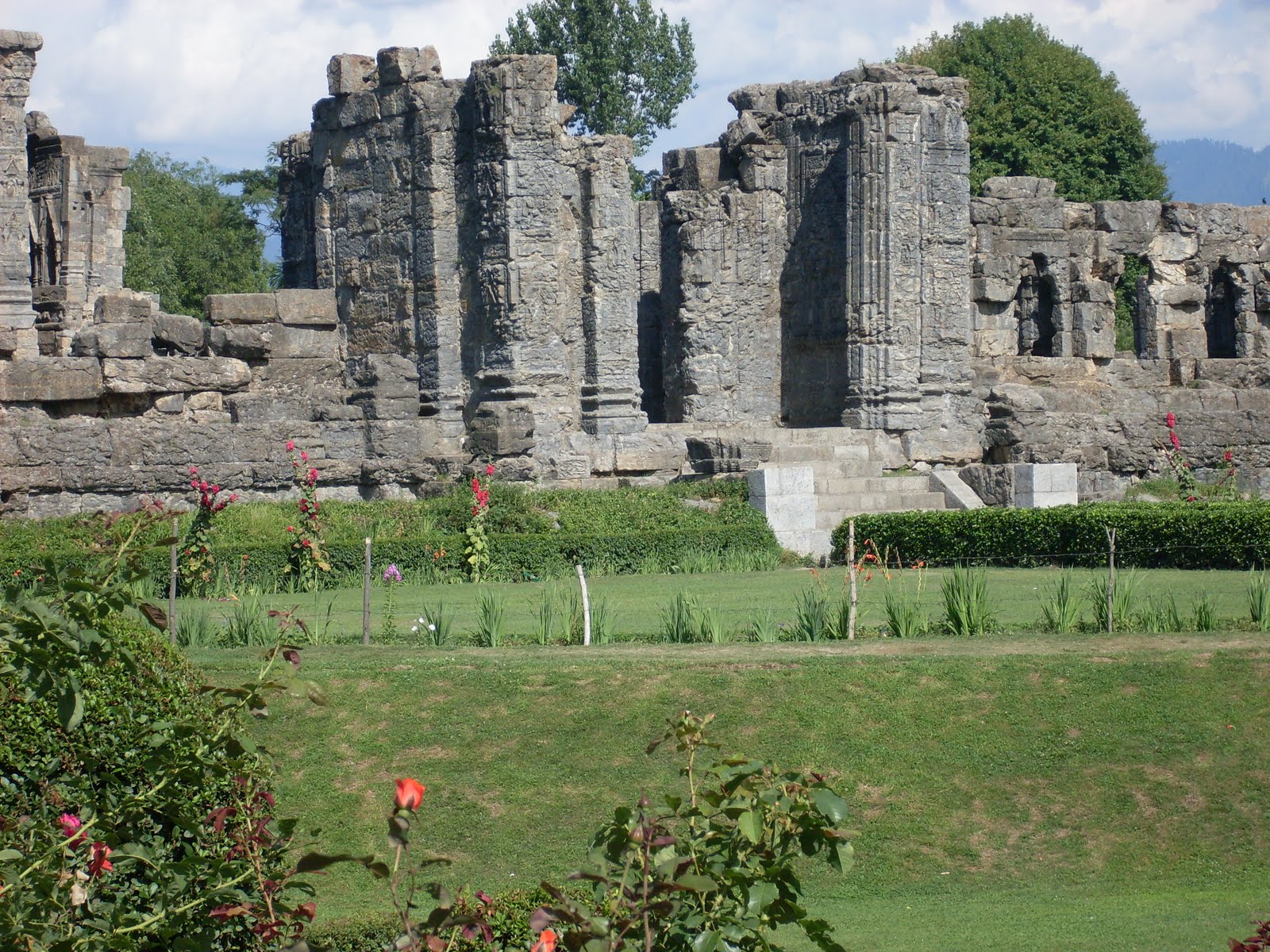 CHINAR SHADE : MARTANDA SUN TEMPLE OR ACROPOLIS OF KASHMIR