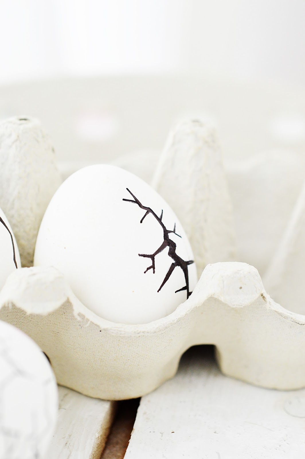Easter mishap | DIY CRACKED EASTER EGGS - Motte