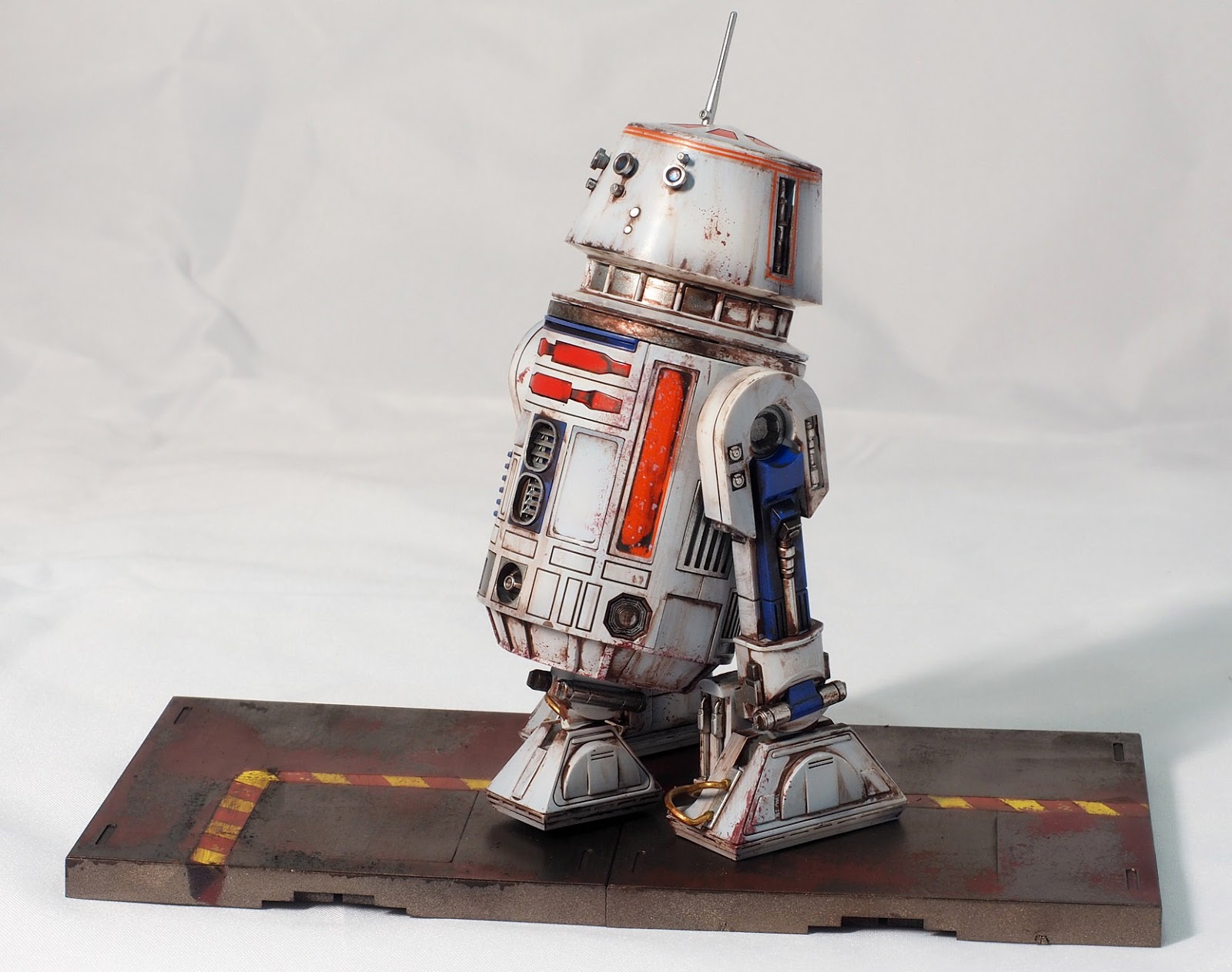 Chrizchui: Bandai Star Wars 1/12 astromech droid R5-D4 & U9-C4