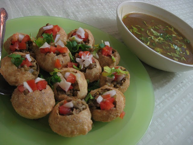Hyderabad....Home town.. Sweet memories: Gup chup - pani puri