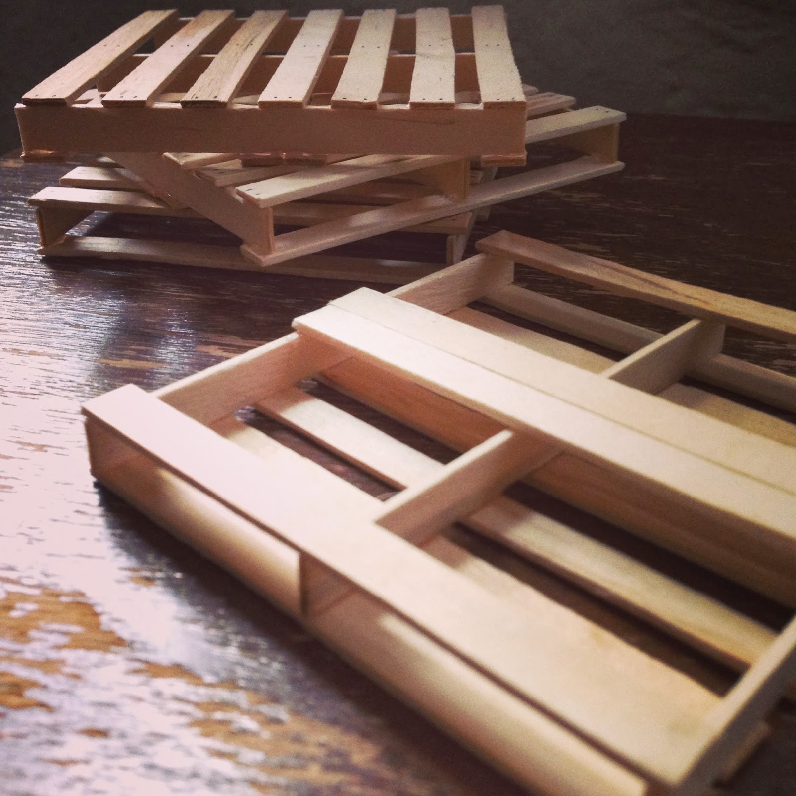 Crafty Lumberjacks: Popsicle stick pallet coasters.