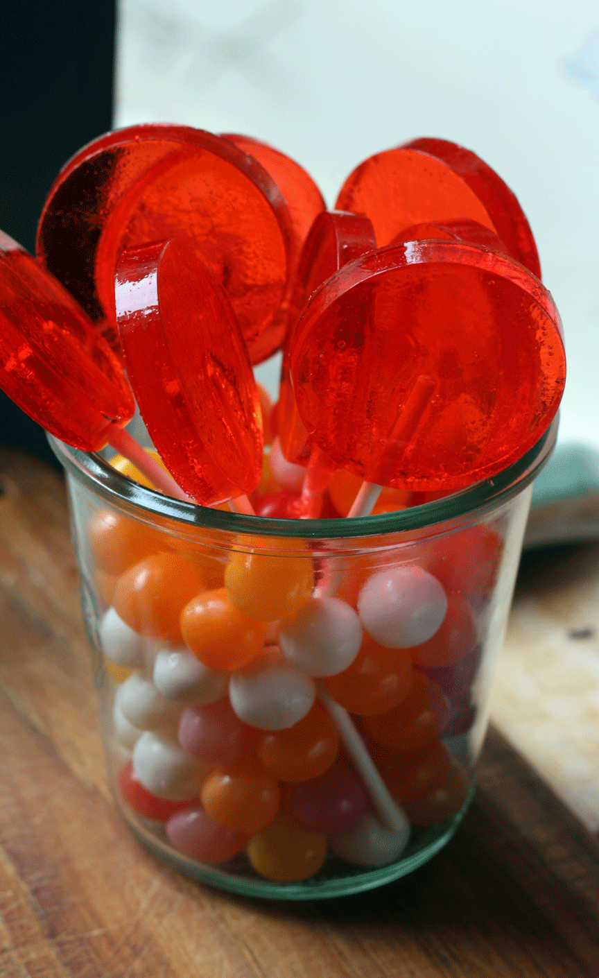 fudge ripple: lollipops