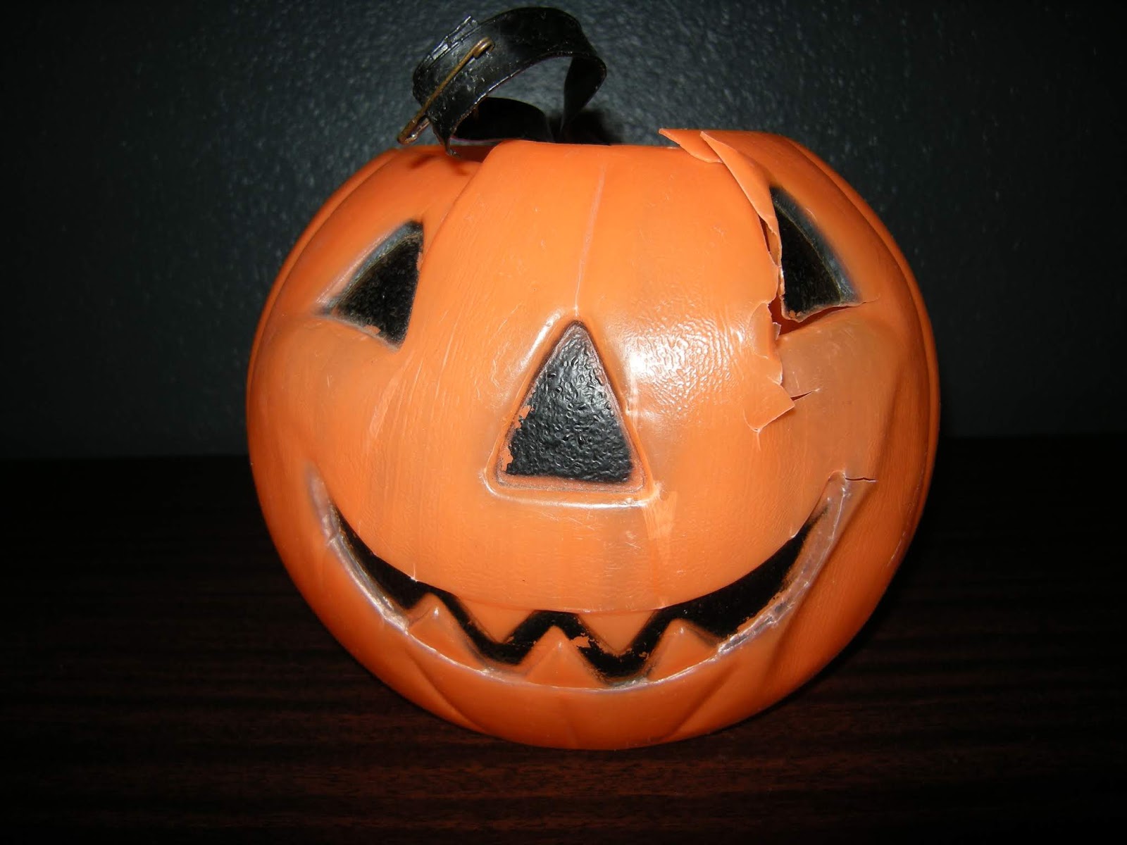 Garage Sale Finds: Today's Halloween Pails in Comparison