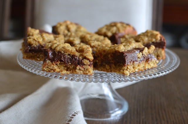 Playing with Flour: Revel bars (oatmeal-fudge cookie bars)