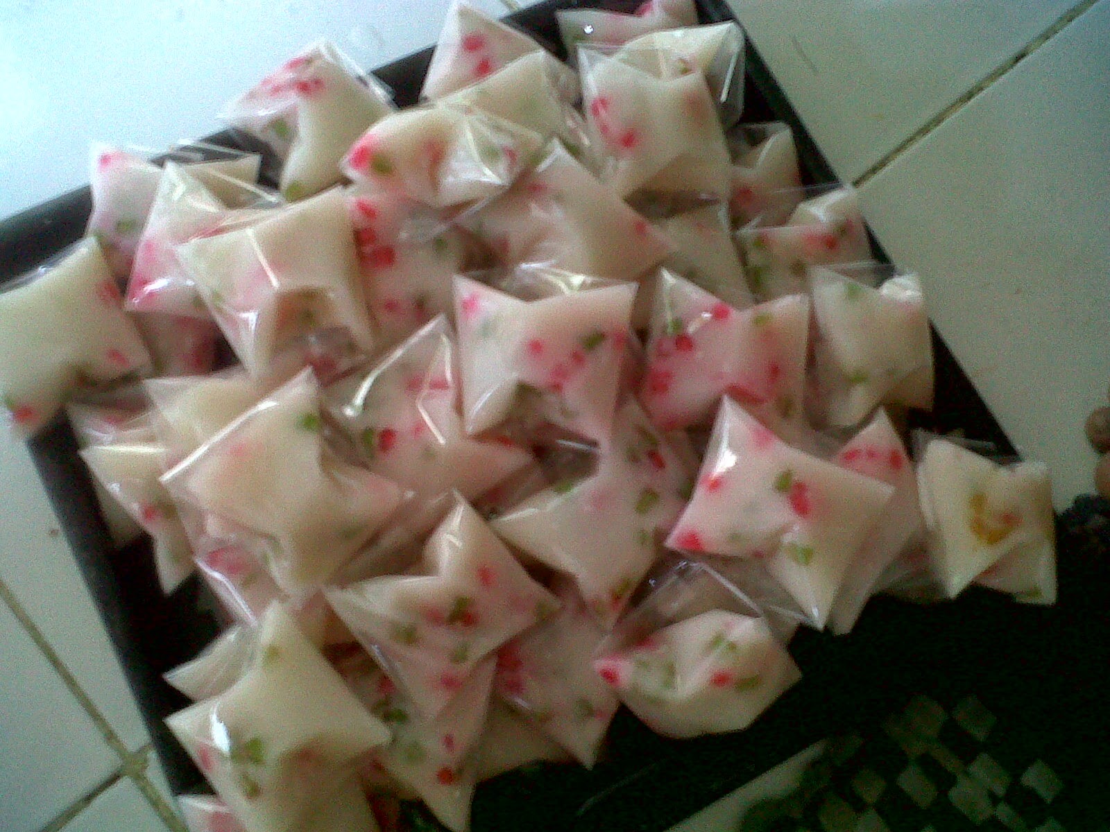 Harian chenot: kue pacar cina